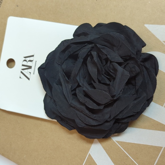 Zara | Jewelry | Zara Black Ruched Maxi Flower Brooch Nwt | Poshmark